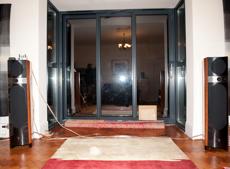 The world's smallest valve amplifier